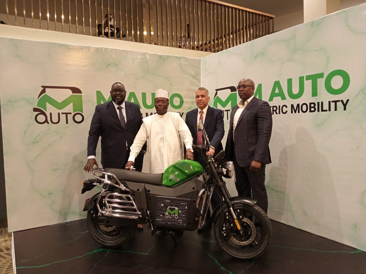 La mobilité verte: le Togo fait la promotion des motos électriques ...